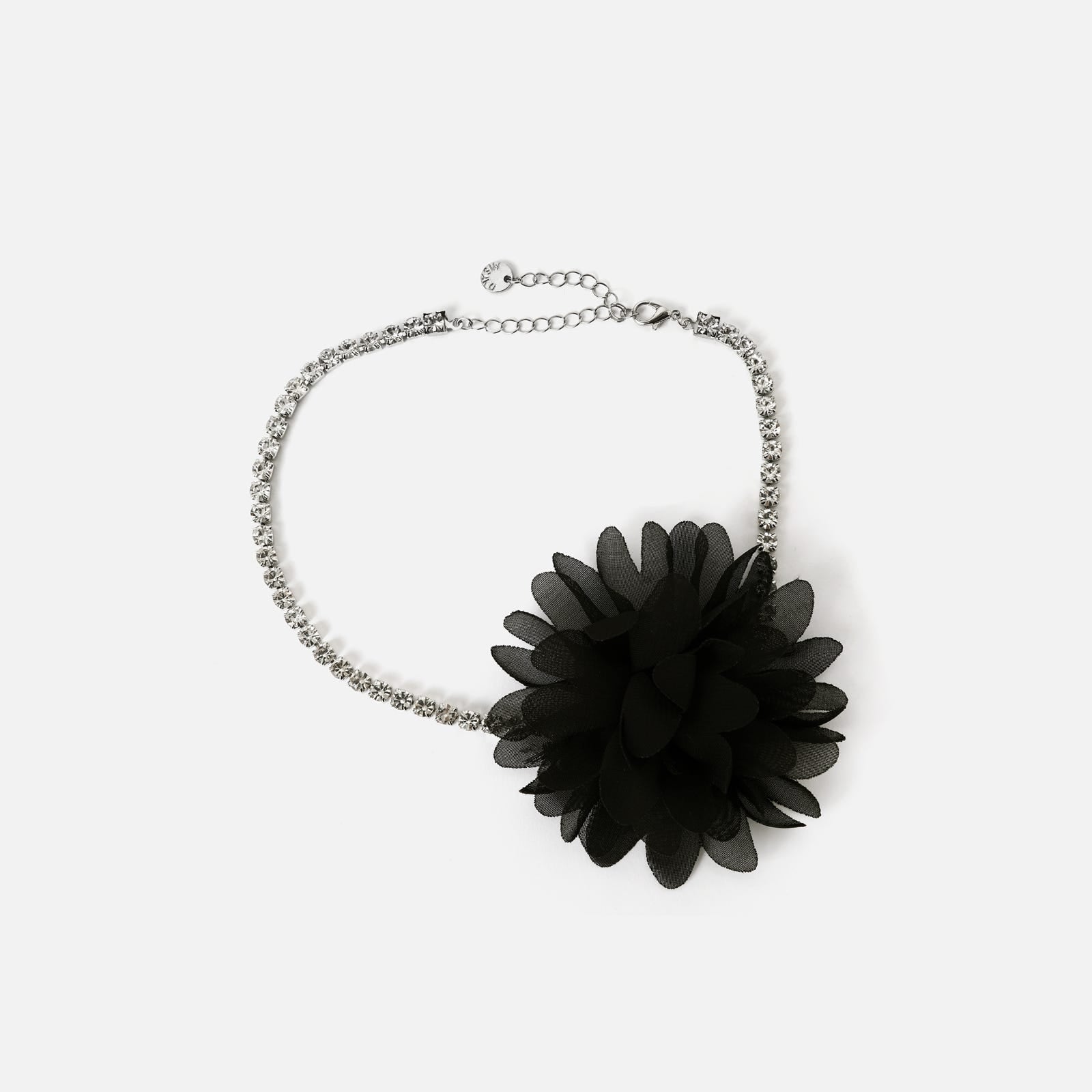 Minerva collar tipo choker con flor de Misako